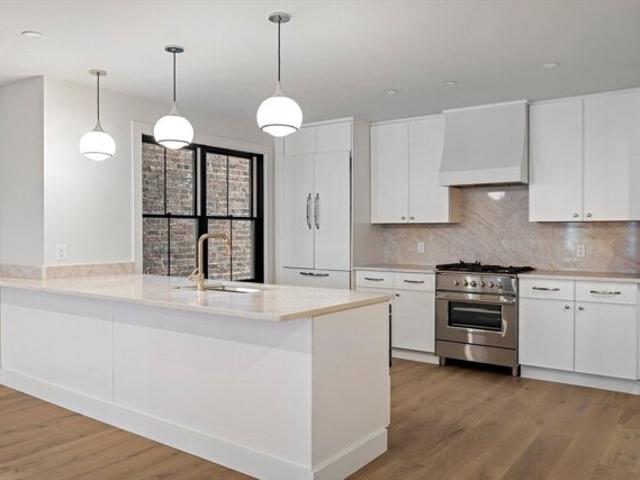 Saratoga St Unit,boston, Condo For Sale