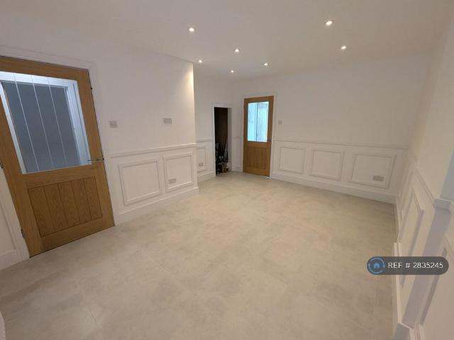 Sargeaunt Street, Leamington Spa, CV31 4 bed semi detached house to rent £1,795 pcm £414 pw