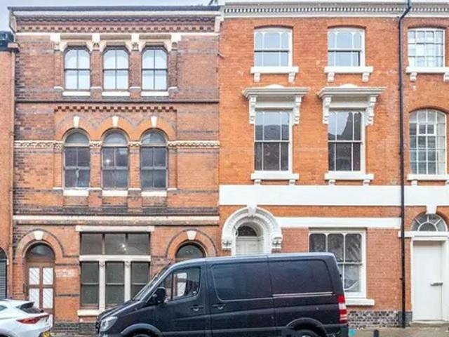 Sargeant Partnership, 18 Vittoria Street, Birmingham, B1 3PE, United Kingdom | 3 bed apartment for rent #133544288 | Rentberry