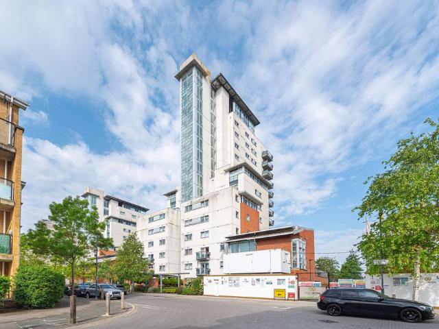 Sark Tower, Woolwich, London, SE28 2 bed flat to rent £2,050 pcm £473 pw