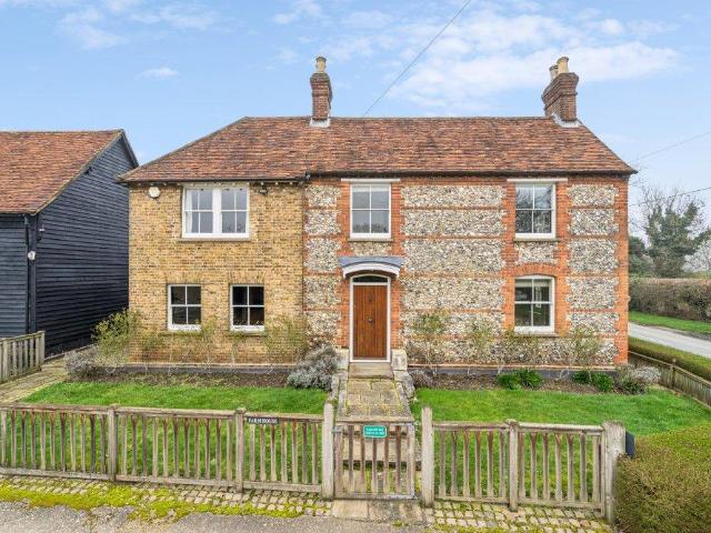 Sarratt Hall, Sarratt, Rickmansworth. 4 bed detached house to rent £4,000 pcm £923 pw