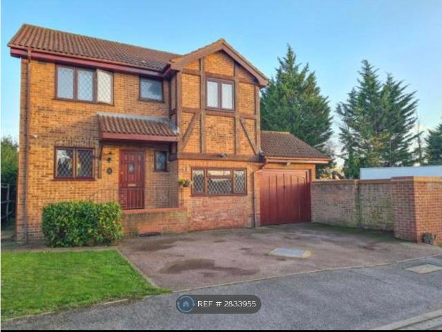Sarsby Drive, Staines Upon Thames TW19, 5 bed detached house to rent, £2,995 pcm | PrimeLocation