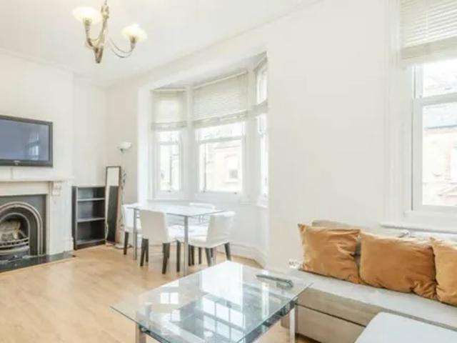 Sarsfeld Road, London, SW12 8HP, United Kingdom | 3 bed apartment for rent #140399723 | Rentberry