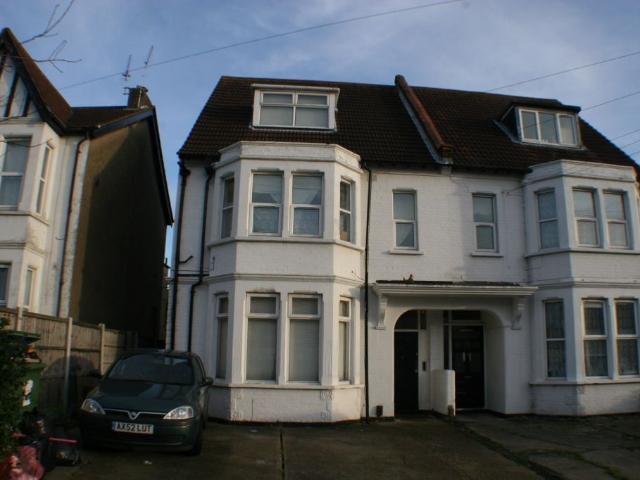 Satanita Road, Westcliff On Sea SS0, Studio to rent, £650 pcm | PrimeLocation