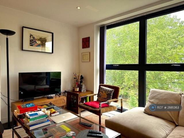 Satchwell Road, London, E2 1 bed flat to rent £2,439 pcm £563 pw