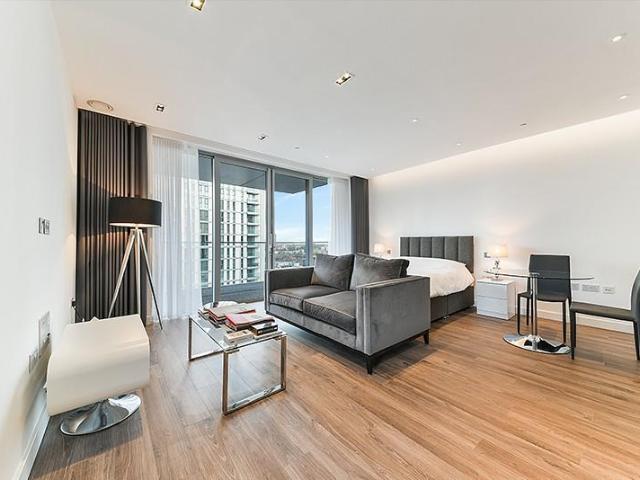 Satin House, Piazza Walk, Aldgate. Studio to rent £2,650 pcm £612 pw