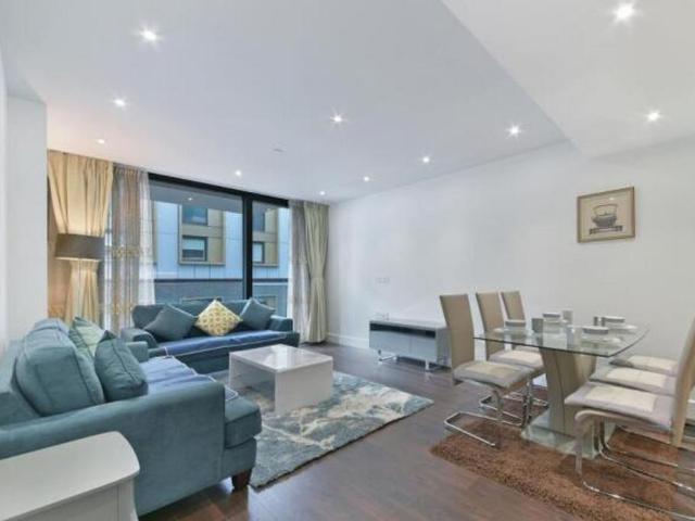 Satin House, Piazza Walk, E1 2 bed apartment to rent £4,500 pcm £1,038 pw