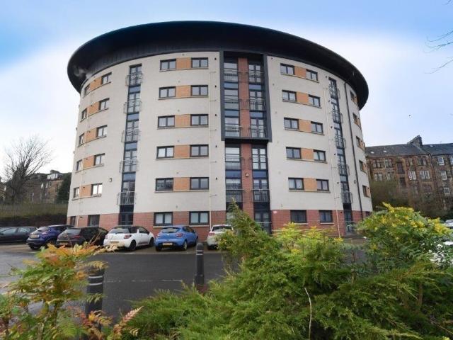 Saucel Crescent, Paisley, PA1 2 bed flat to rent £1,000 pcm £231 pw