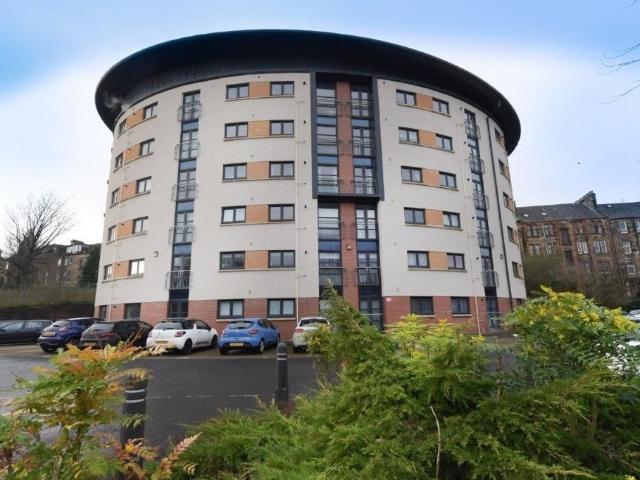 Saucel Crescent, Paisley PA1, 2 bed flat to rent, £1,000 pcm | PrimeLocation