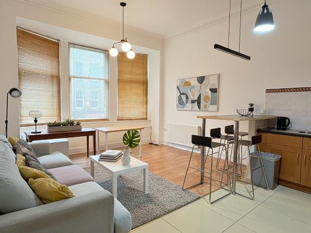 Sauchiehall Street, City Centre, Glasgow G2, 2 bed flat to rent, £1,300 pcm | PrimeLocation