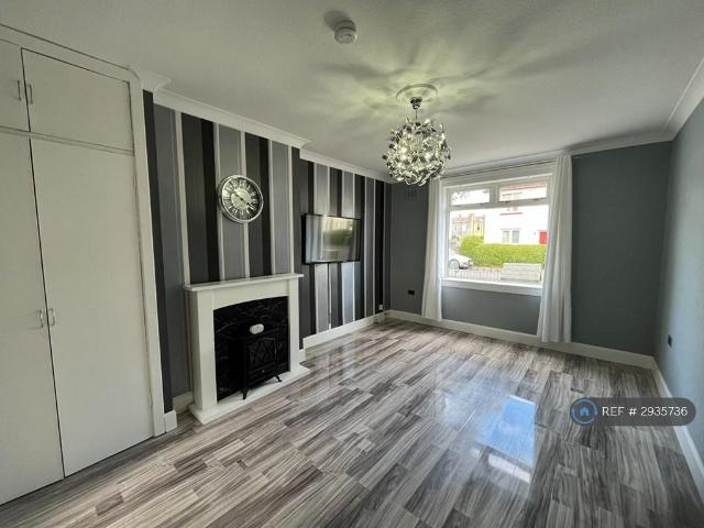 Saughton Gardens, Edinburgh, EH12 2 bed flat to rent £1,175 pcm £271 pw
