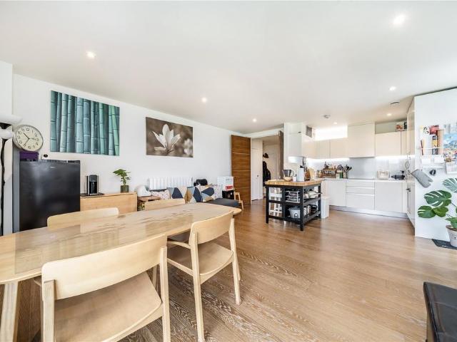 Saundby Lane, Kidbrooke Village. 2 bed apartment to rent £2,500 pcm £577 pw
