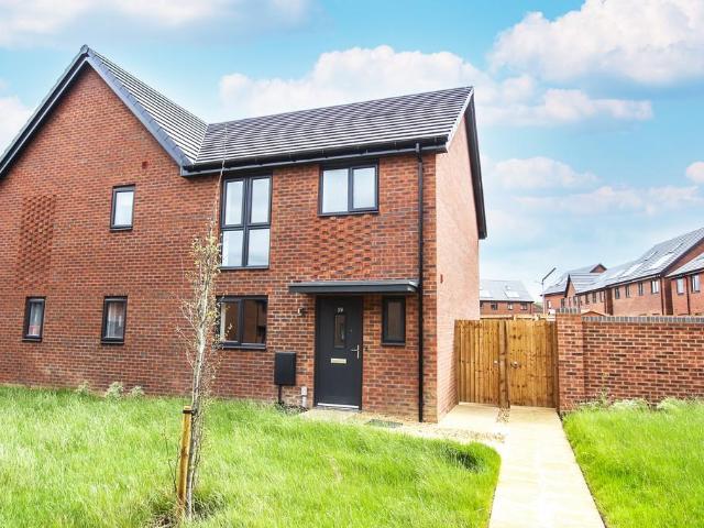Saunders Way, Wellingborough NN8 3 bed detached house to rent £1,112 pcm £257 pw