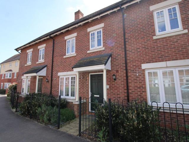Saunders Field, Kemspton MK42, 2 bed property to rent, £1,250 pcm | PrimeLocation