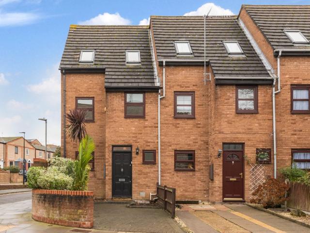 Saunders Ness Road, Cubitt Town E14, 4 bed end terrace house to rent, £3,250 pcm | PrimeLocation