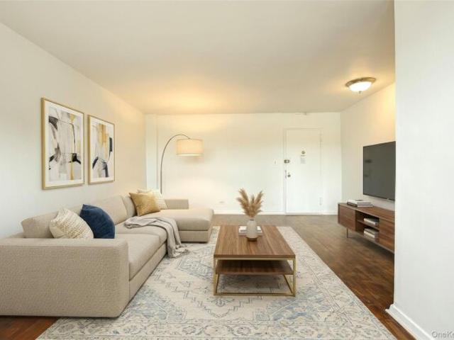 Saunders St Unit H, Rego Park, Property For Sale