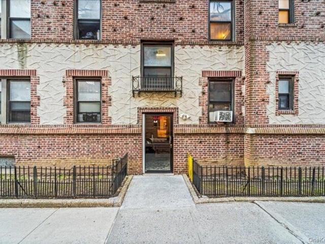 Saunders St Apt A, Rego Park, Property For Sale