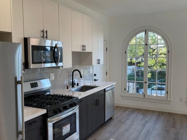 Savanna 7th Avenue 1 Bedroom Apartment for Rent at 2204 7th Ave, Los Angeles, CA 90018 UNNC