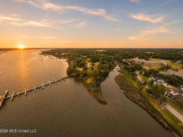 Savannah Estates Boulevard, Biloxi, MS 39532