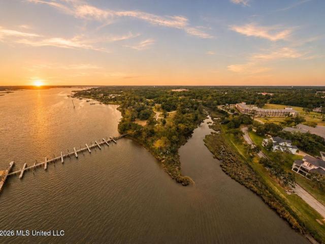 Savannah Estates Boulevard, Biloxi, MS 39532