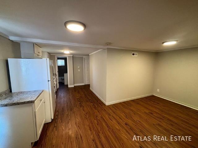 Save $1295! Charming 2BR/1BA w/ private yard, Located 20 minutes from airport!
