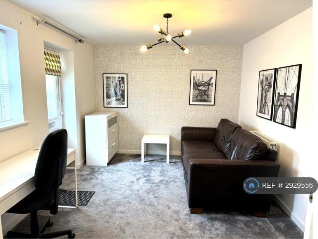 Savernake Court, Birmingham, B29 2 bed flat to rent £1,450 pcm £335 pw