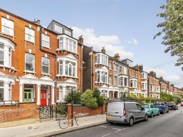 Savernake Road, London NW3, 3 bed flat to rent, £3,600 pcm | PrimeLocation