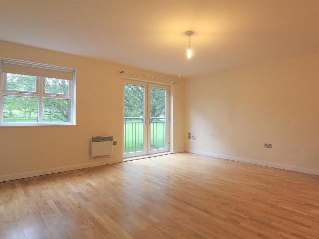 Savile Grange Apartmenrts, Halifax HX1, 2 bed flat to rent, £750 pcm | PrimeLocation