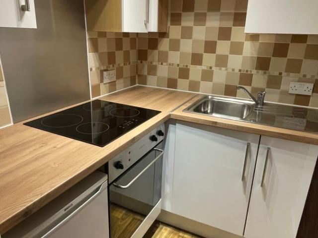 Savile Park Road, Halifax HX1, 1 bed flat to rent, £550 pcm | PrimeLocation