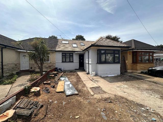 Savoy Avenue, Hayes, Greater London UB3, 4 bed detached house to rent, £2,700 pcm | PrimeLocation