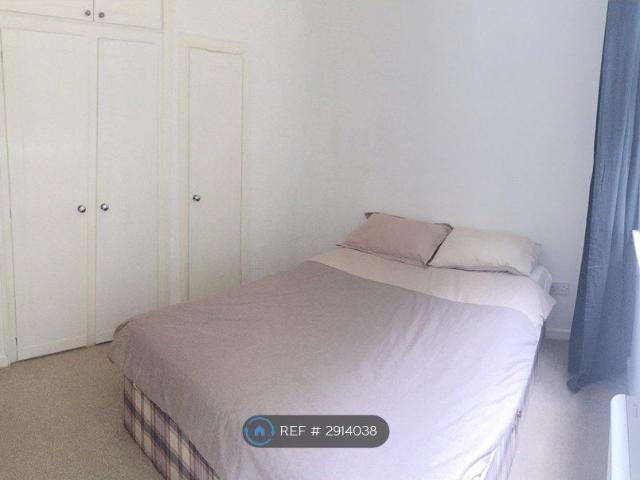 Savoy Close, Birmingham B32, 2 bed flat to rent, £1,050 pcm | PrimeLocation