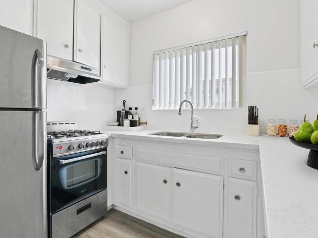Sawtelle Apartments 2 Bedroom Apartment for Rent at 2477 Sawtelle Blvd, Los Angeles, CA 90064 West Los Angeles