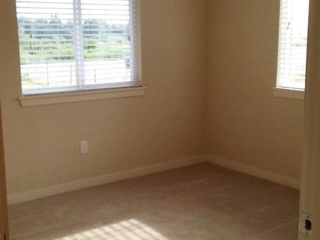 SAWYER 2 Bedroom Apartment for Rent at 3305 Sawyer St, Tacoma, WA 98418 South End