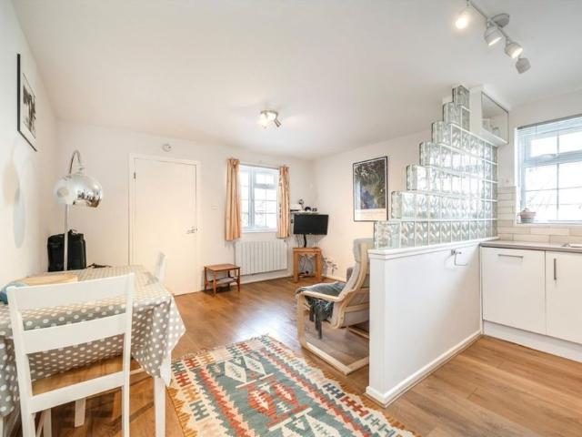 Sawyers Lawn, W13, London
