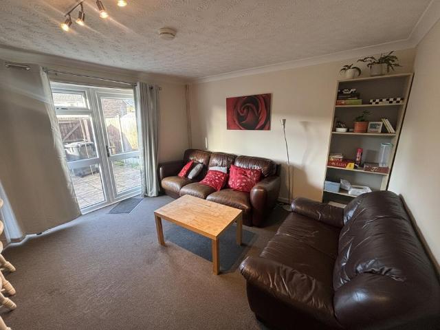 Saxton Close, Beeston NG9 5 bed house to rent £2,498 pcm £576 pw