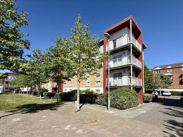 Saxton Close, Grays 2 bed apartment to rent £1,450 pcm £335 pw