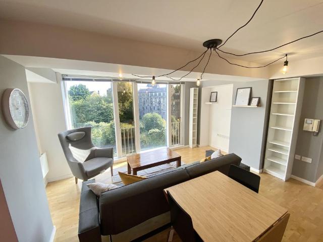 Saxton, The Avenue, Leeds