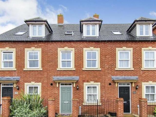 Saxon Way, Great Denham, 4 Bedroom Terraced