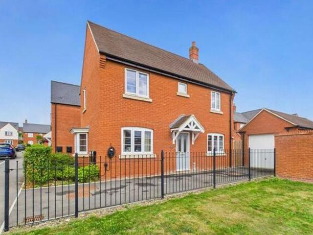 Saxon Way, Towcester, 3 Bedroom Detached