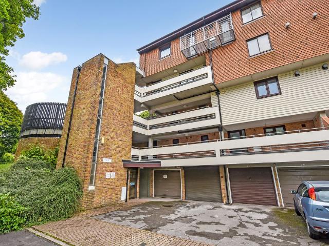 Saxon Court, Kingsway Gardens SP10, 1 bed flat to rent, £925 pcm | PrimeLocation