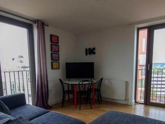 Saxon Court, London, 1 Bedroom Flat