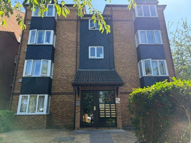 Saxon Close, Surbiton KT6, Studio to rent, £1,195 pcm | PrimeLocation