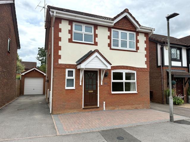 Saxon Drive, Warfield, RG42