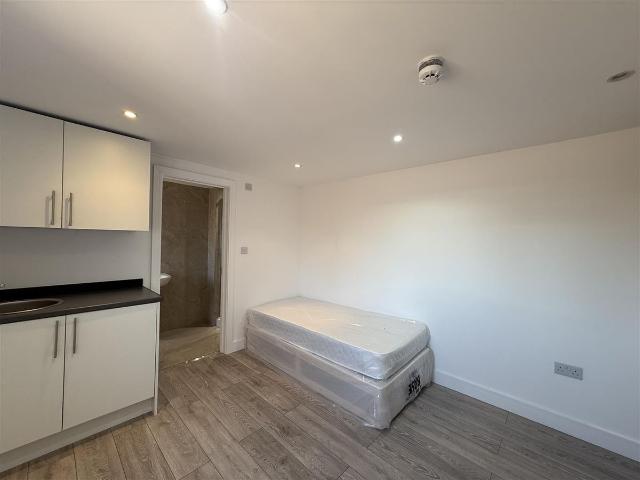 Saxon Road, Southall UB1, Room to rent, £850 pcm | PrimeLocation