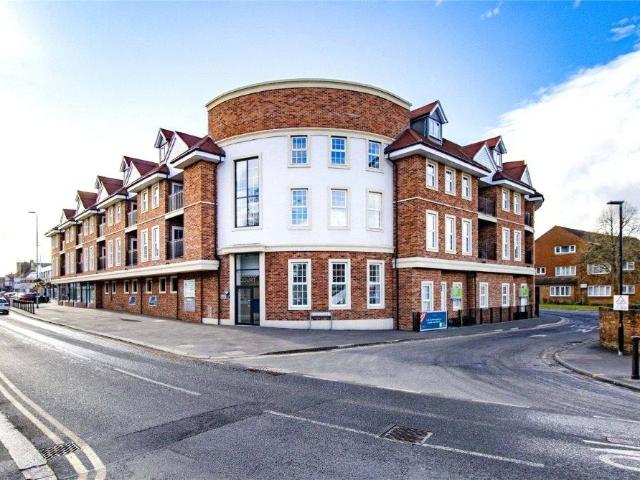 Saxons Court, Peach Street. 2 bed flat to rent £1,675 pcm £387 pw