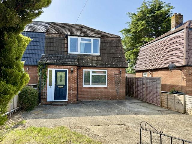 Saxons Heath, Long Wittenham 3 bed semi detached house to rent £1,550 pcm £358 pw
