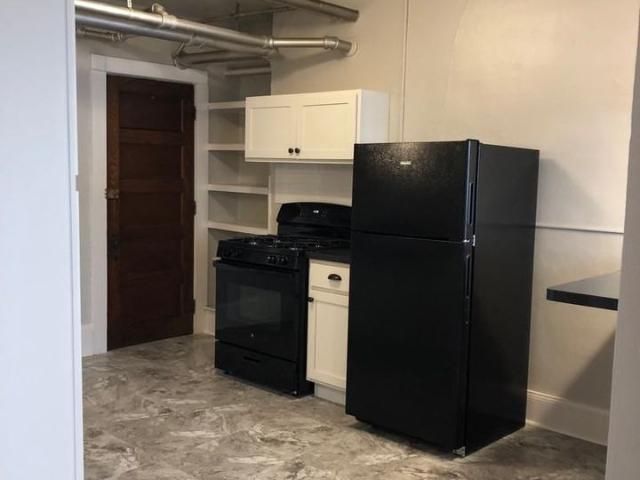 Saxony Manor 3 Bedroom Apartment for Rent at 3059 N Maryland Ave, Milwaukee, WI 53211 Upper East Side