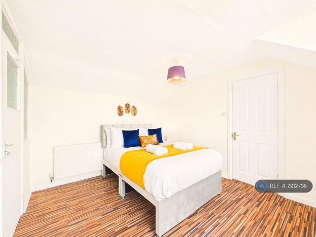 Saywell Road, Luton, LU2 3 bed semi detached house to rent £3,750 pcm £865 pw