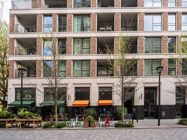 Sayer Street, Elephant and Castle. 1 bed flat to rent £3,500 pcm £808 pw