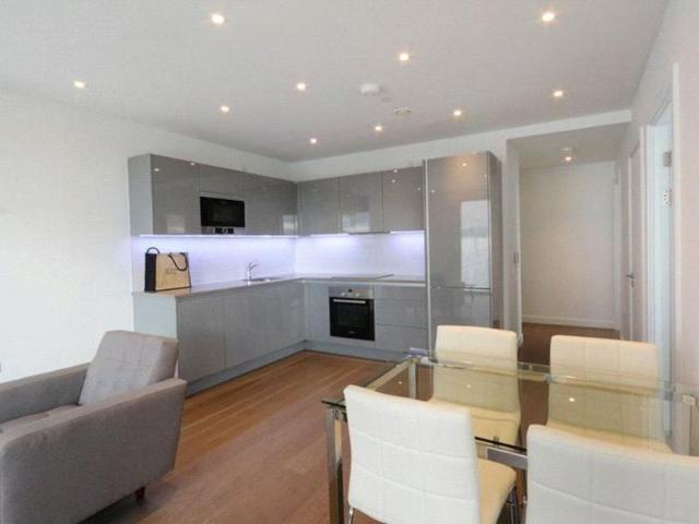 Sayer Street, Elephant and Castle. 2 bed flat to rent £5,000 pcm £1,154 pw